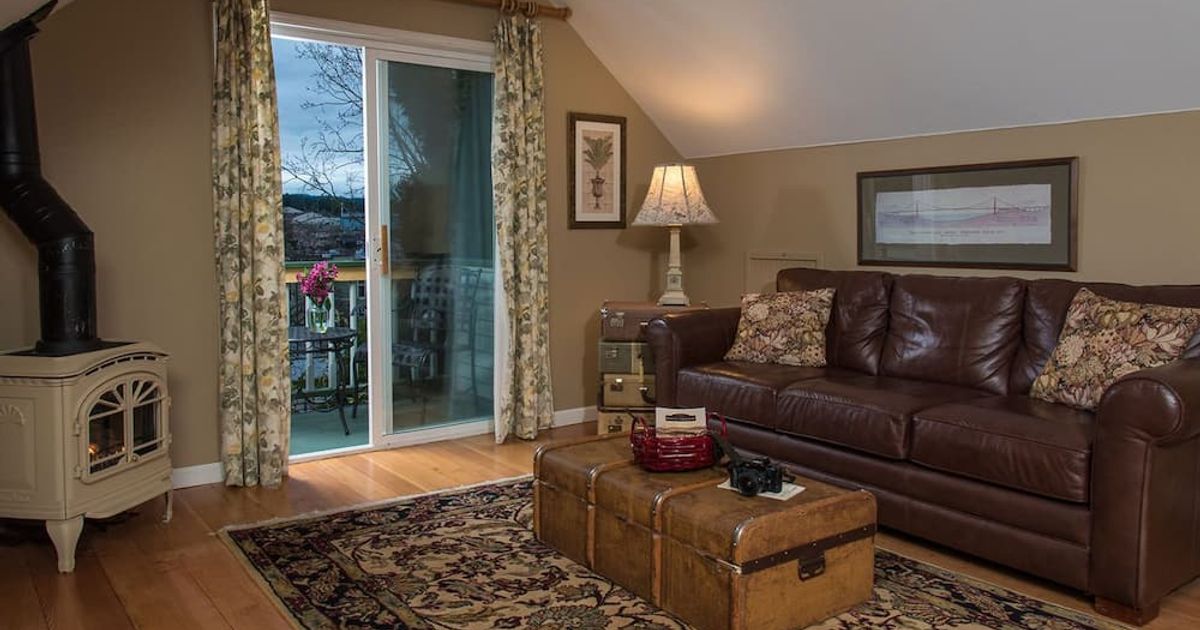 Tucker House Inn Bed & Breakfast £117. Friday Harbor Hotel Deals ...