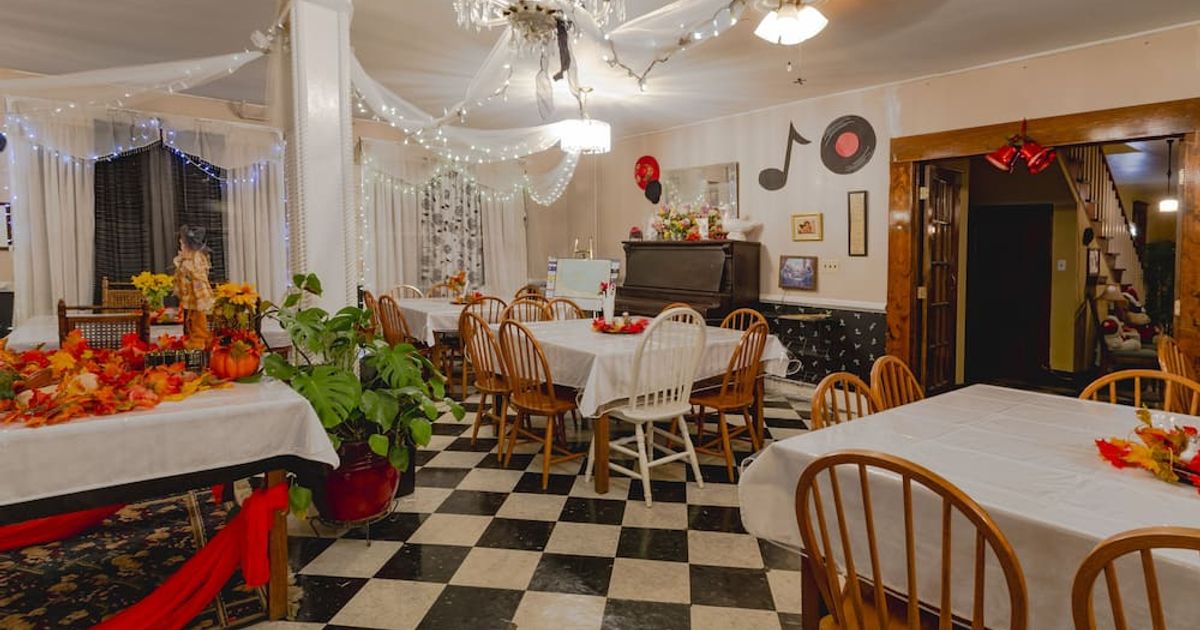 Armour's Hotel & Spa from . Red Boiling Springs Hotel Deals & Reviews ...