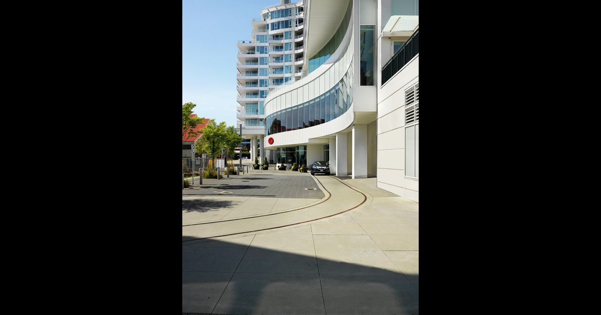 Pinnacle Hotel at the Pier, North Vancouver - Compare Deals