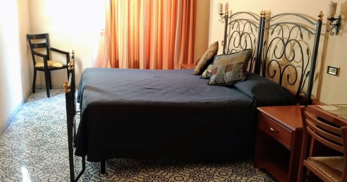 Nicolas Inn from $84. Rome Hotel Deals & Reviews - KAYAK