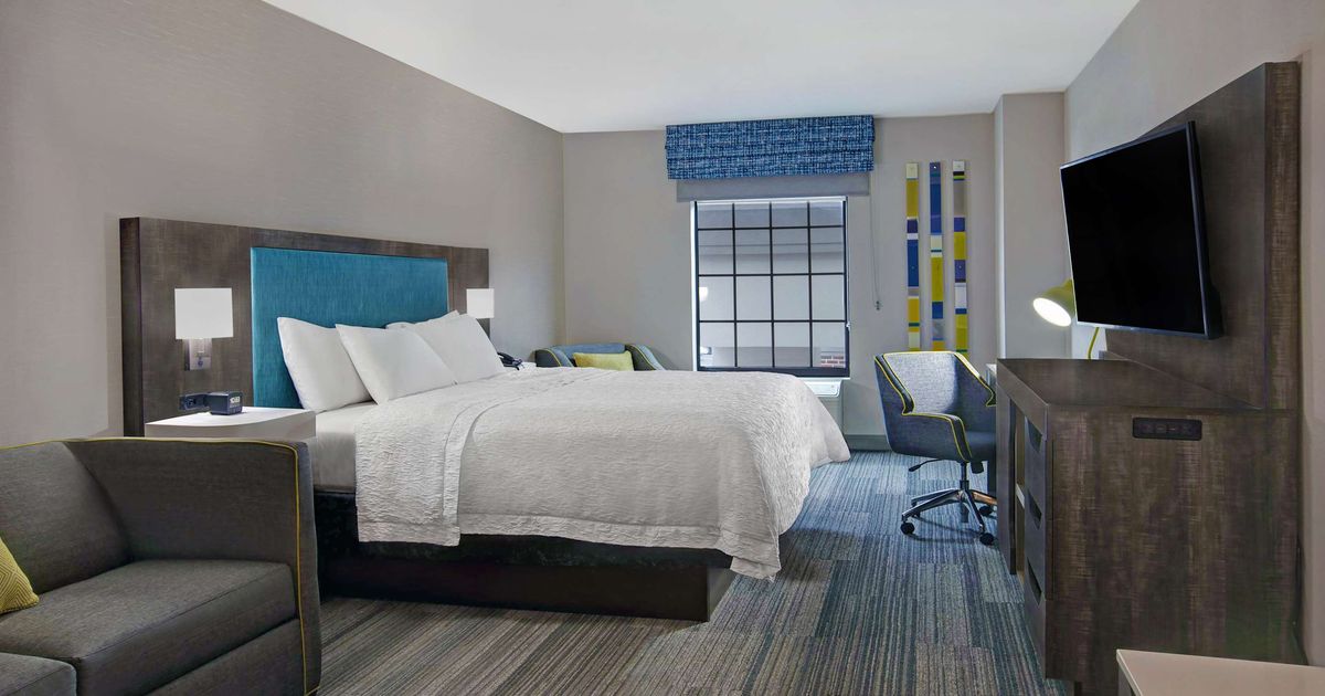 Hampton Inn Westfield, Westfield | HotelsCombined