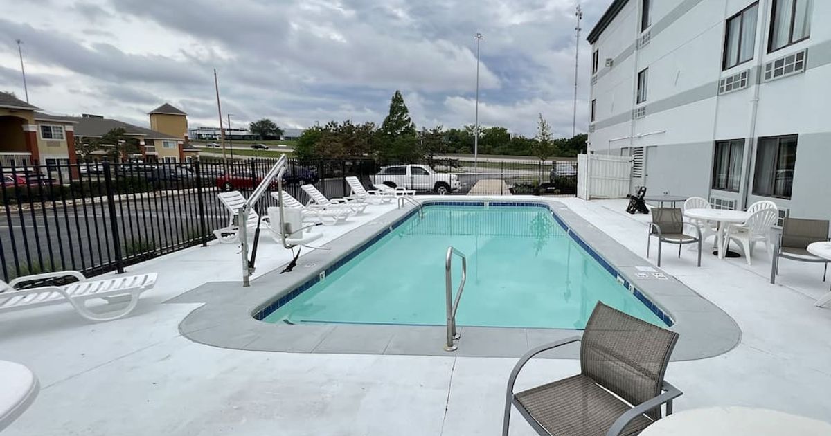 Quality Inn Merriam Kansas City from $85. Merriam Hotel Deals & Reviews ...