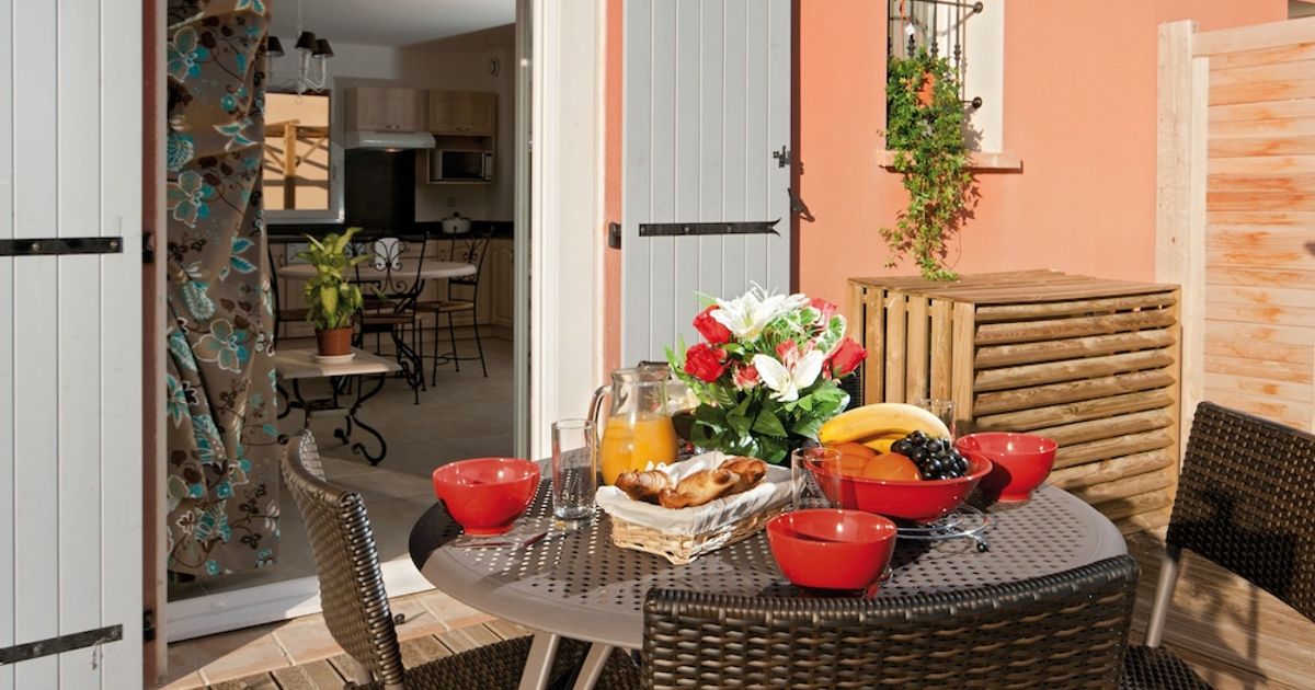 Lagrange Vacances Loustau De Sorgue from $38. L'Isle-sur-la-Sorgue ...