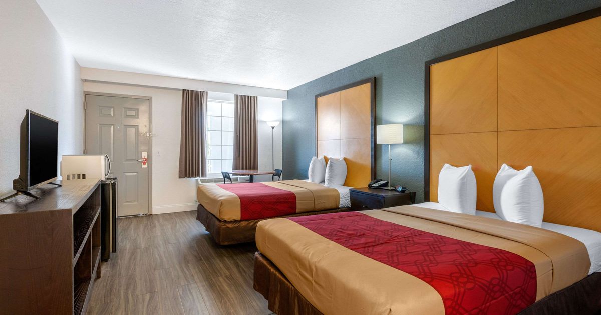 Econo Lodge Airport @ Rj Stadium, Tampa | HotelsCombined