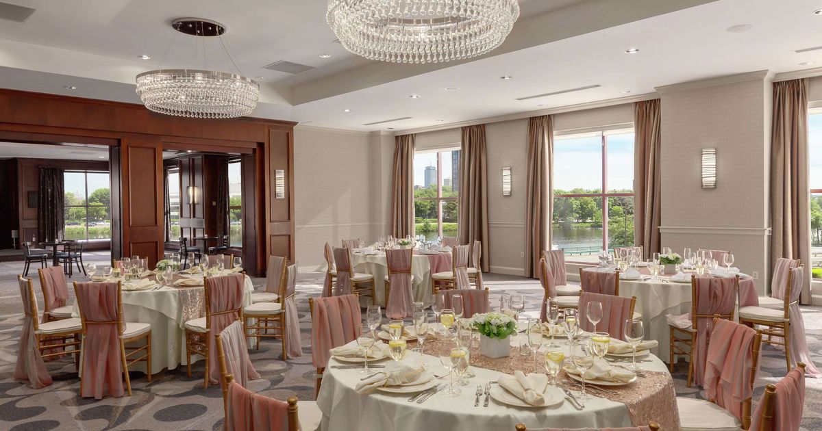 Doubletree Suites By Hilton Hotel Boston - Cambridge £77. Boston Hotel ...