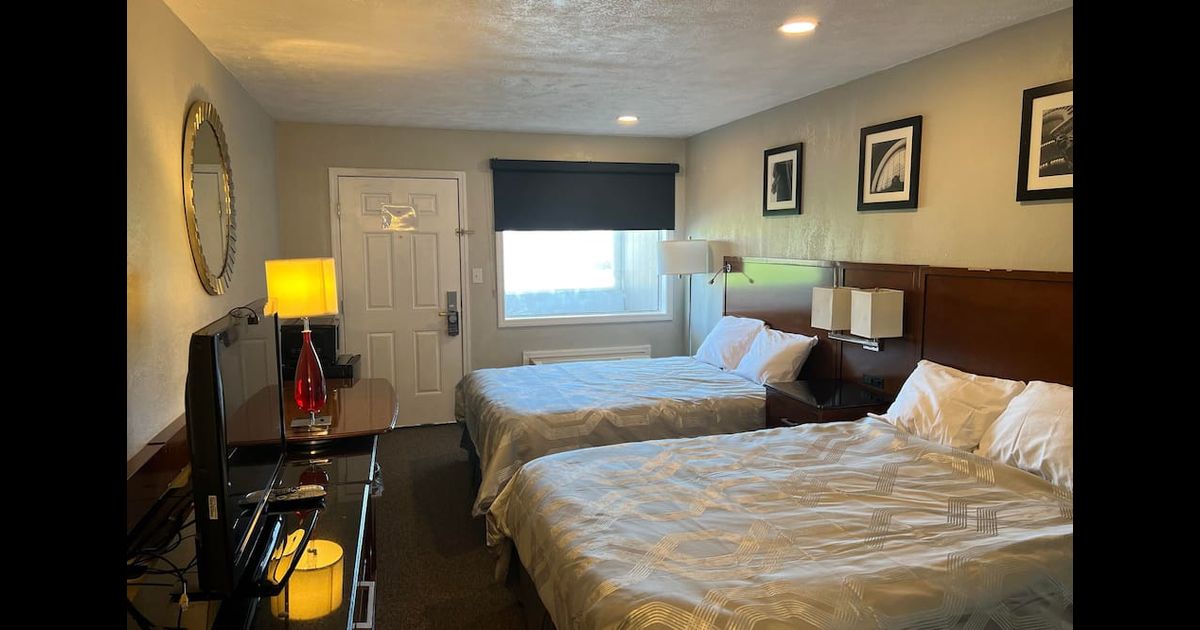 Maple Tree Inn in Lebanon, the United States from $75: Deals, Reviews ...