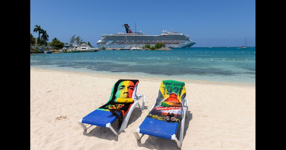 Sandcastles Deluxe Beach Resort in Ocho Rios, Jamaica from $89: Deals ...