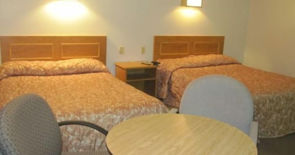 Clarkson Village Motel, 1815 Lakeshore Rd West Mississauga from $69 ...