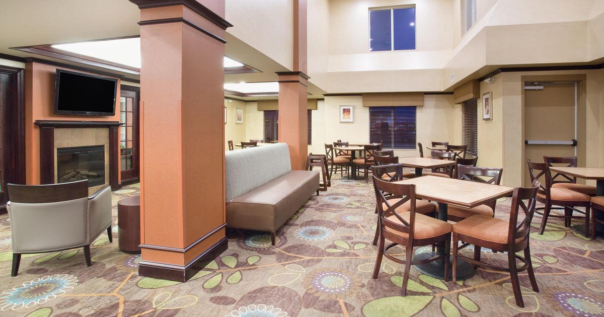 Holiday Inn Express & Suites Minot By IHG from $100. Minot Hotel Deals ...