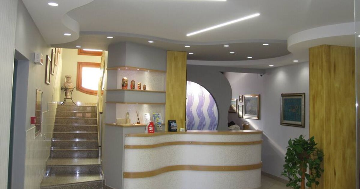 Hotel Continental £42. Pozzallo Hotel Deals & Reviews - KAYAK
