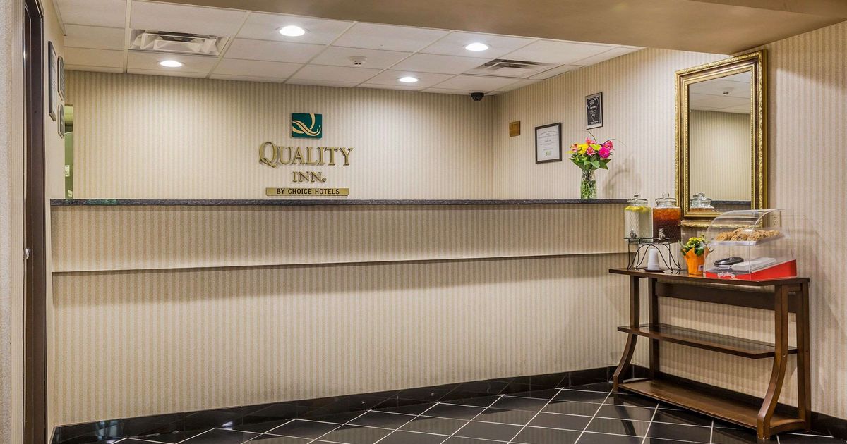 Quality Inn Hyde Park - Poughkeepsie North £52. Hyde Park Hotel Deals ...