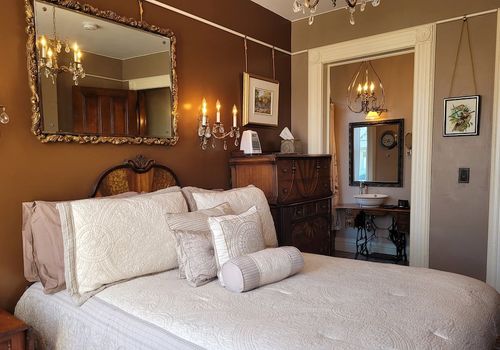 Buffalo Harmony House from $258. Buffalo Hotel Deals & Reviews - KAYAK