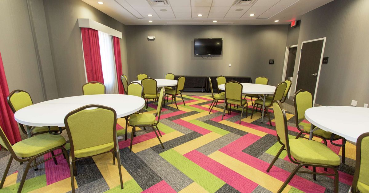 Hampton Inn Mustang from $79. Mustang Hotel Deals & Reviews - KAYAK