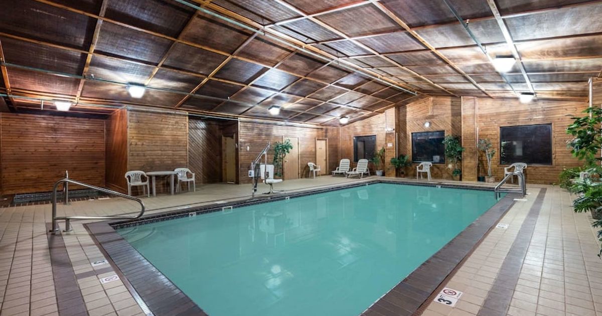 Summerset Hotel & Suites from $57. Summerset Hotel Deals & Reviews - KAYAK