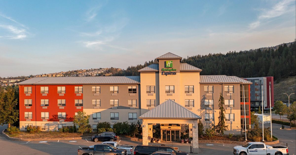 Holiday Inn Express Kamloops By IHG $149. Kamloops Hotel Deals ...