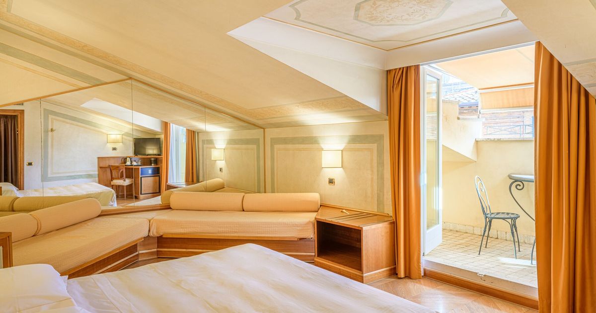Hotel S. Anna £168. Rome Hotel Deals & Reviews - KAYAK