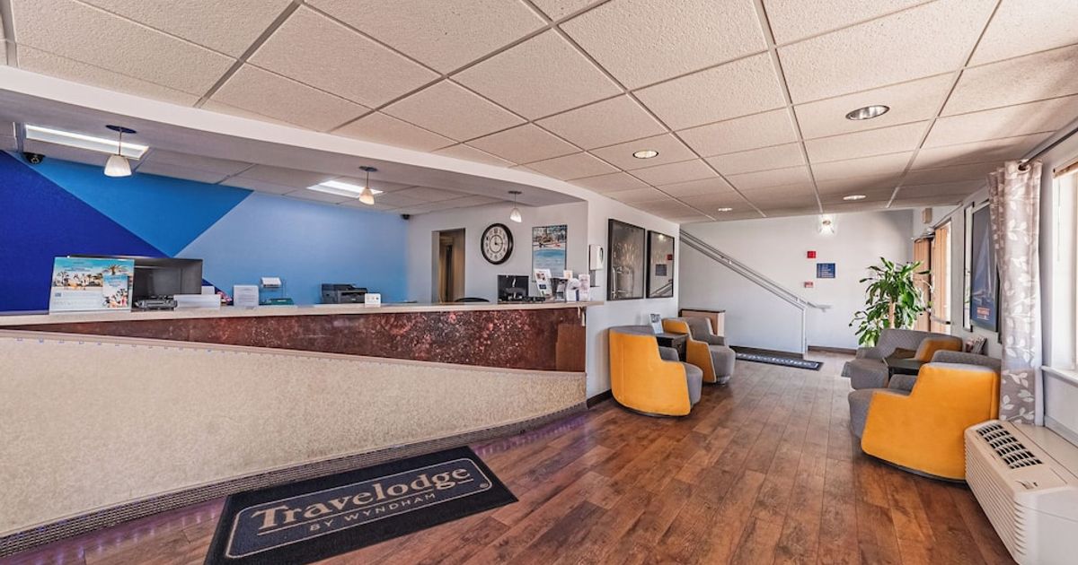 Travelodge By Wyndham Colorado Springs Airport/Peterson Sfb from $41 ...