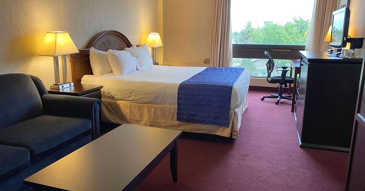 Ramada by Wyndham Lethbridge £39. Lethbridge Hotel Deals & Reviews - KAYAK