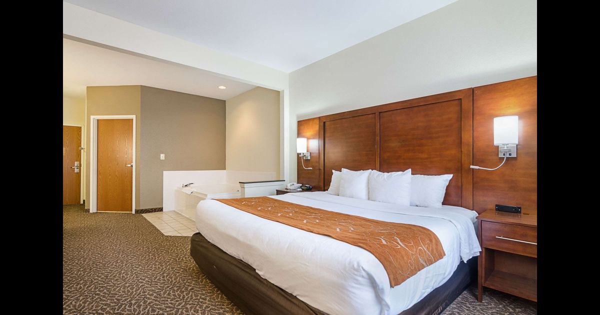 Quality Suites Springdale West I-49 in Springdale, the United States ...