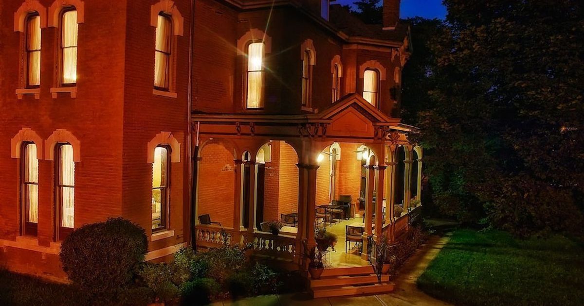 Whiskey Mansion from $144. St Joseph Hotel Deals & Reviews - KAYAK