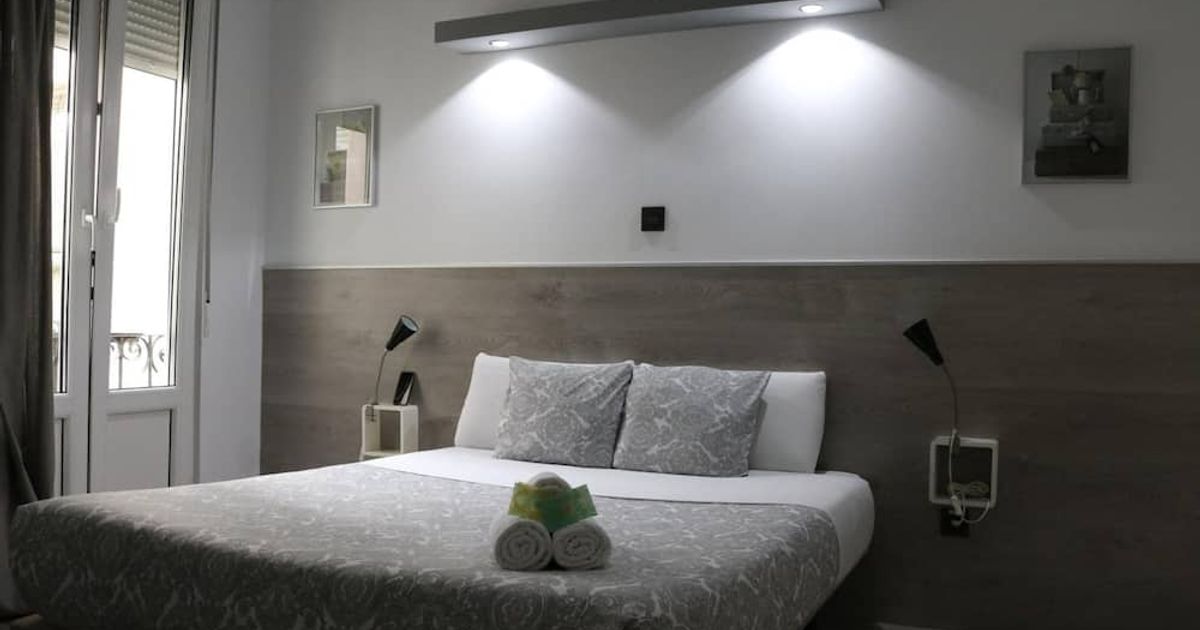 Fuencarral Rooms €62. Madrid Hotel Deals & Reviews - KAYAK
