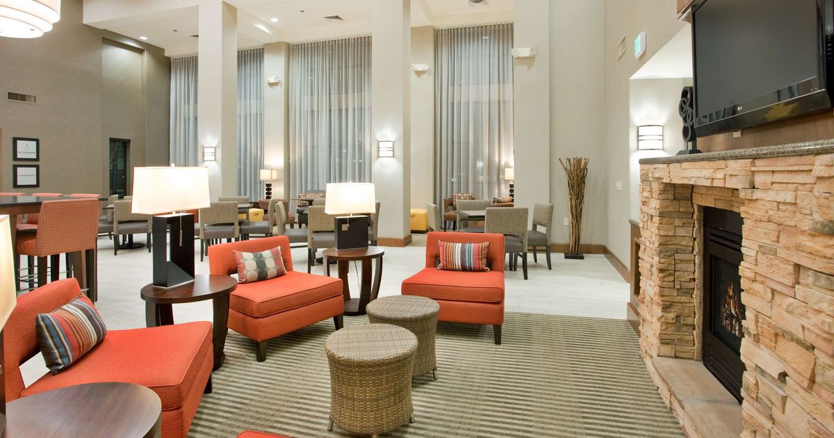 Hampton Inn & Suites Phoenix Glendale-Westgate, Glendale | HotelsCombined