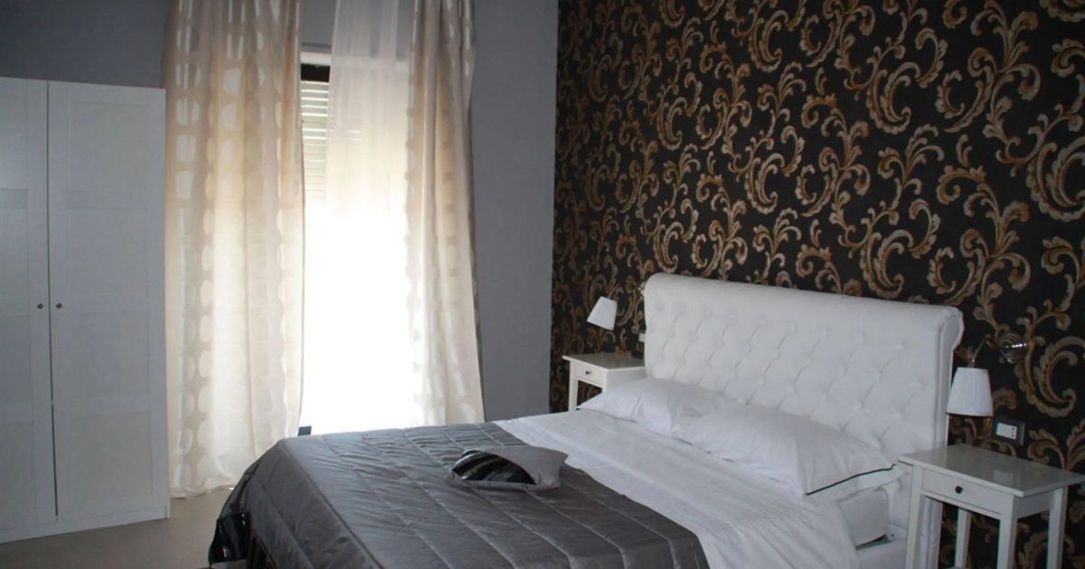 SAMI Rooms - Teatro a 400 mt - Ortigia a 1500 mt - from $129. Siracusa ...