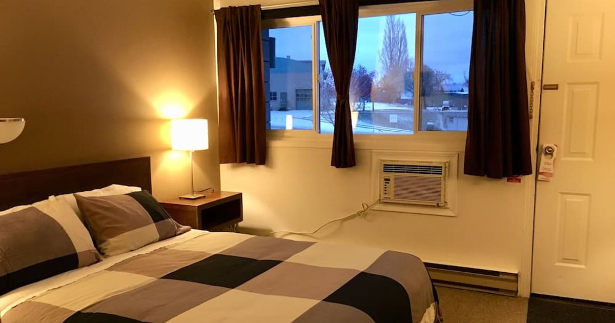 Canterbury Inn from $65. Invermere Hotel Deals & Reviews - KAYAK