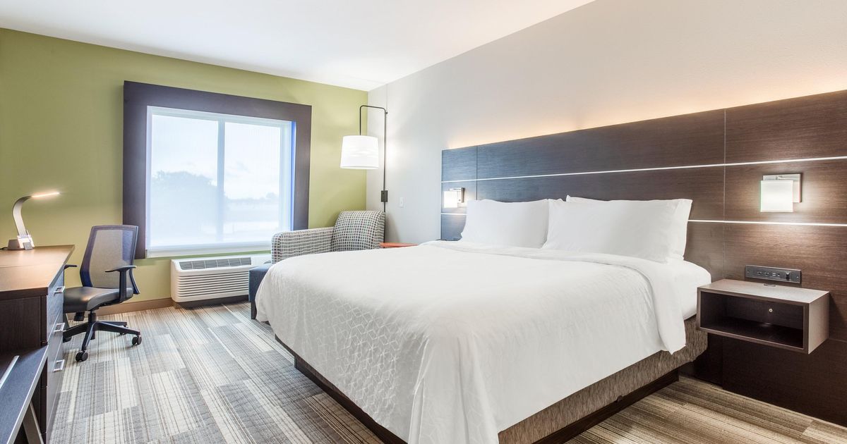 Holiday Inn Express & Suites Ottawa By IHG from $119. Ottawa Hotel ...
