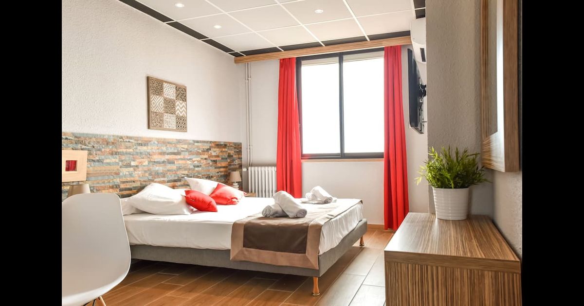 Mar I Sol Logis in Saint-Cyprien, France from $79: Deals, Reviews ...