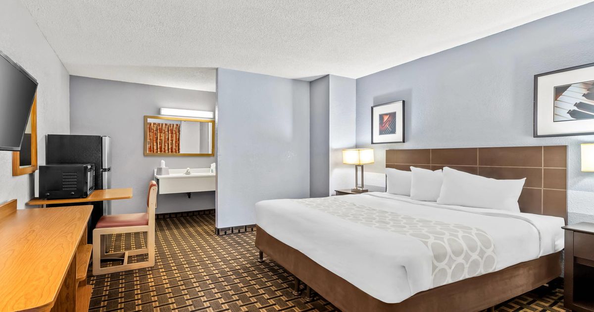 Rodeway Inn Albuquerque West from $42. Albuquerque Hotel Deals ...