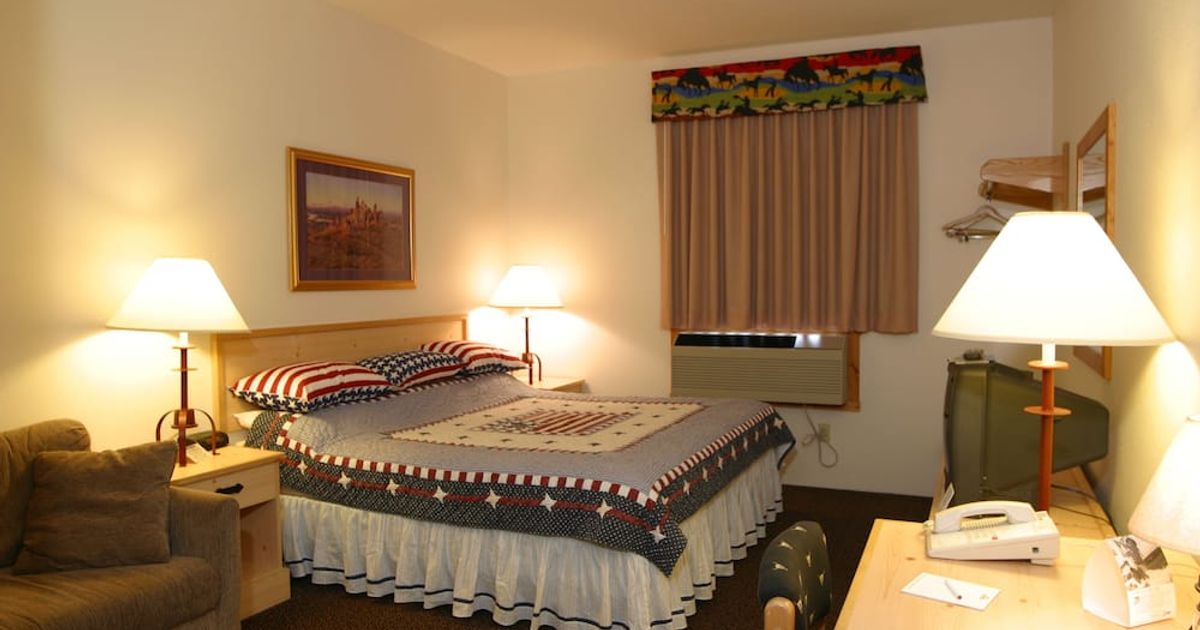 Range Country Lodging £102. Murdo Hotel Deals & Reviews - KAYAK