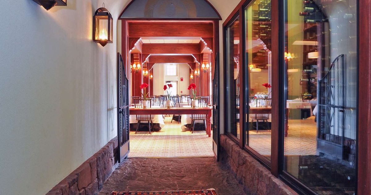 The Simsbury Inn from $219. Simsbury Hotel Deals & Reviews - KAYAK