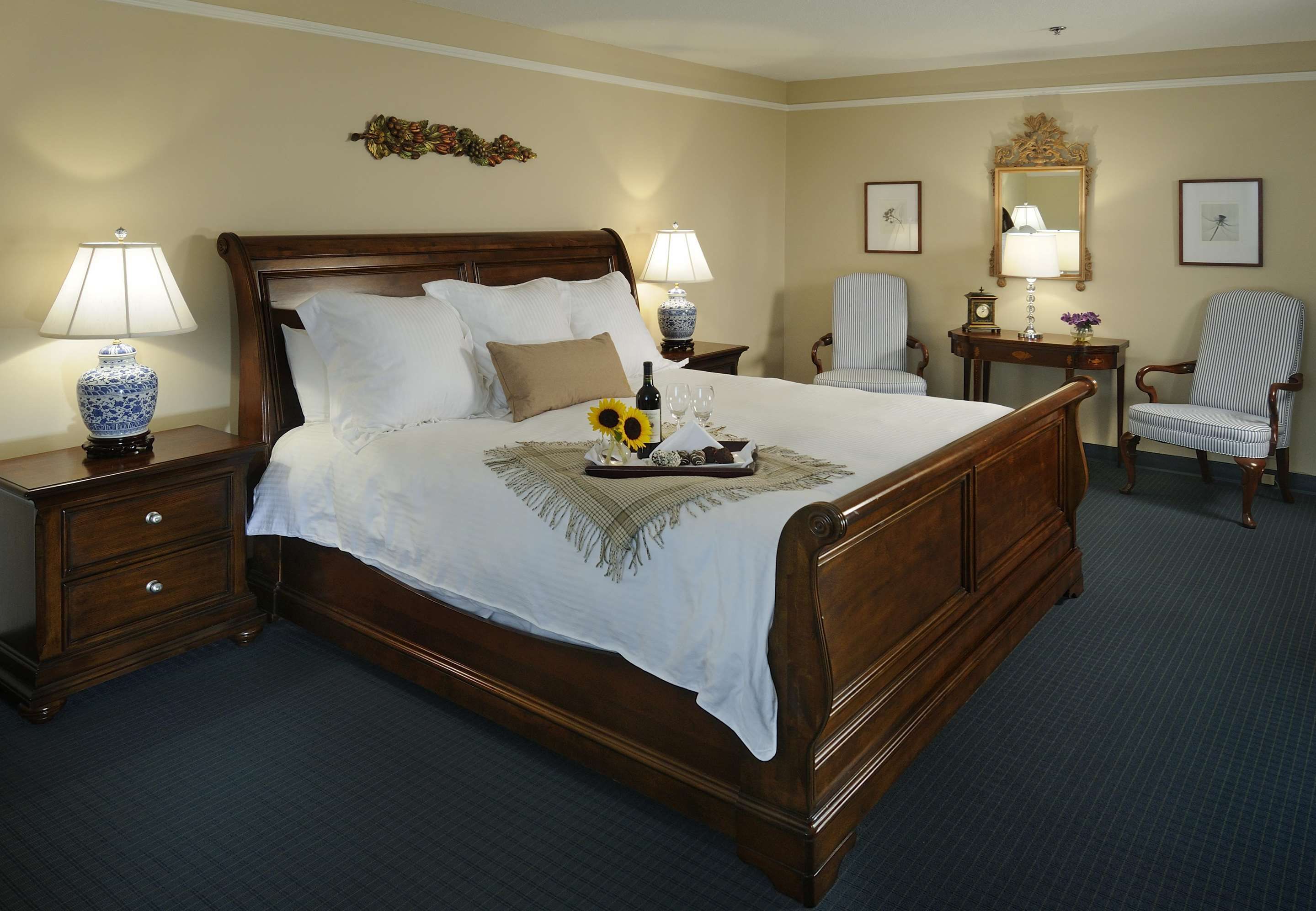 Simsbury Inn $149 ($̶2̶4̶6̶). Simsbury Hotel Deals & Reviews - KAYAK