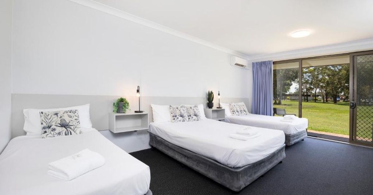 Island Palms Motor Inn $112. Forster Hotel Deals & Reviews - KAYAK