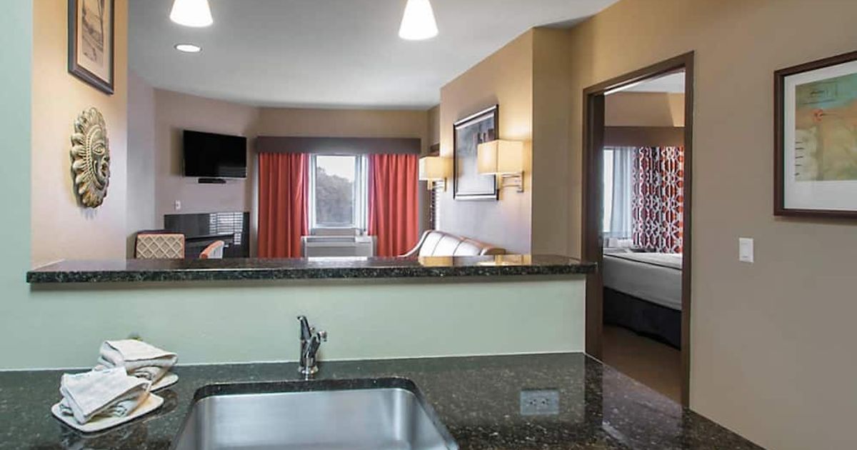 Bluegreen Vacations Odyssey Dells Resort from $97. Wisconsin Dells ...