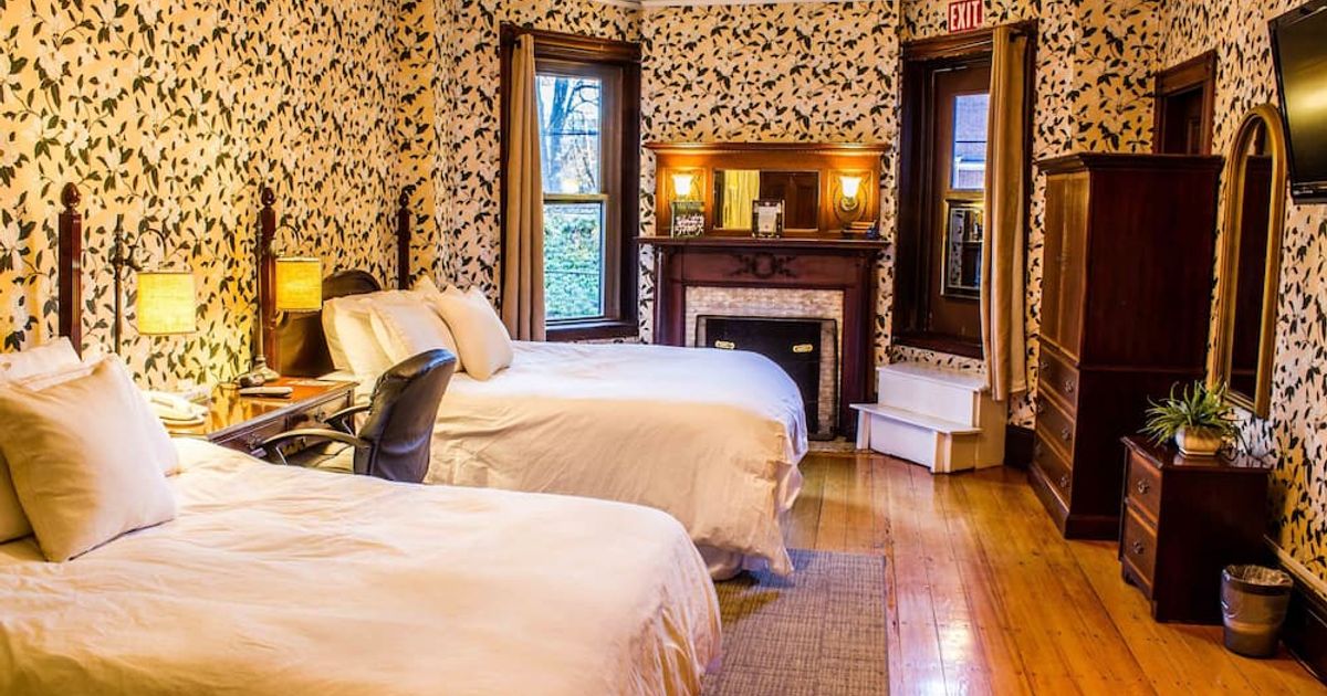 Beacon Inn 1087 à partir de 99 €. Chambres d'hôtes à Brookline - KAYAK