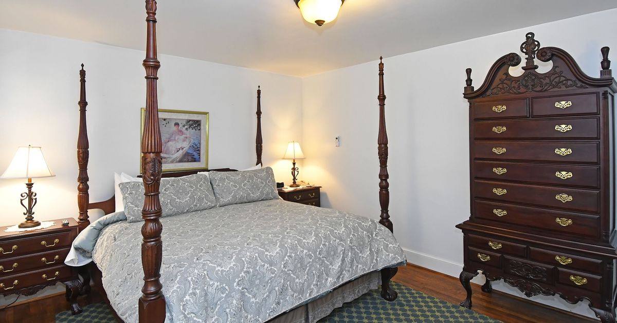 The Country Inn of Berkeley Springs from $124. Berkeley Springs Hotel ...