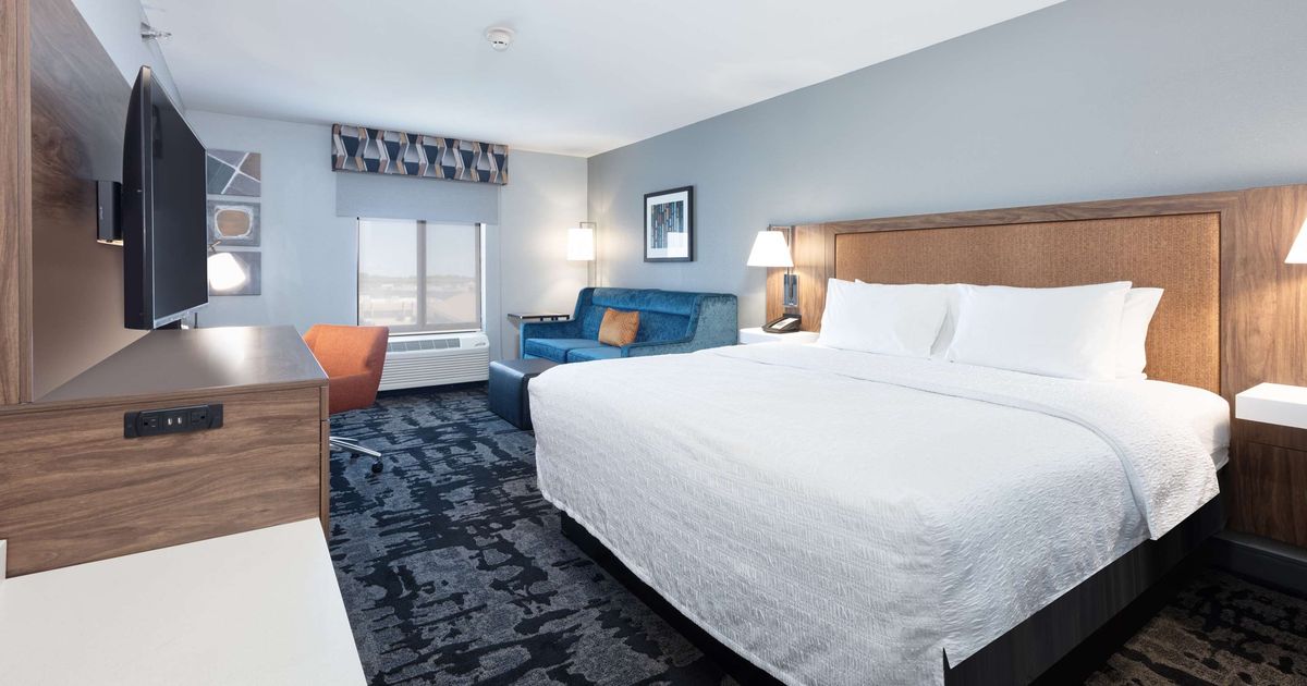 Hampton Inn Norfolk $218. Norfolk Hotel Deals & Reviews - KAYAK