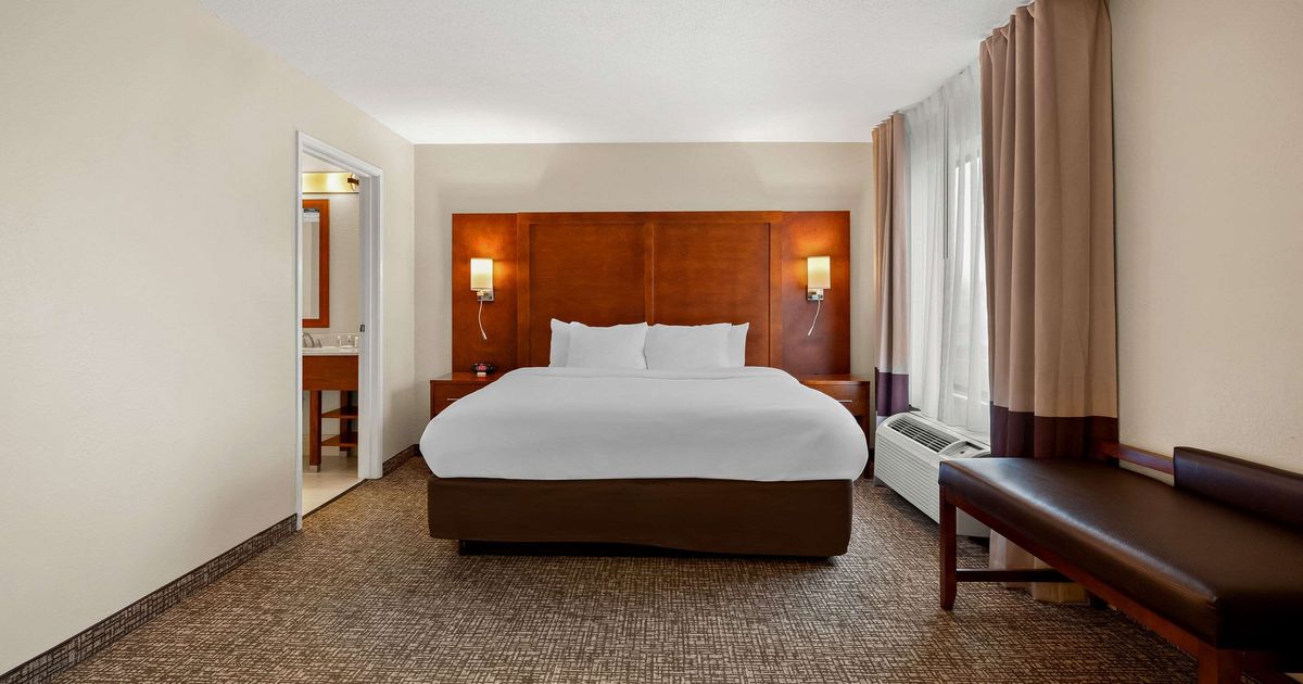 Comfort Inn and Suites Decatur-Forsyth from $99. Forsyth Hotel Deals ...