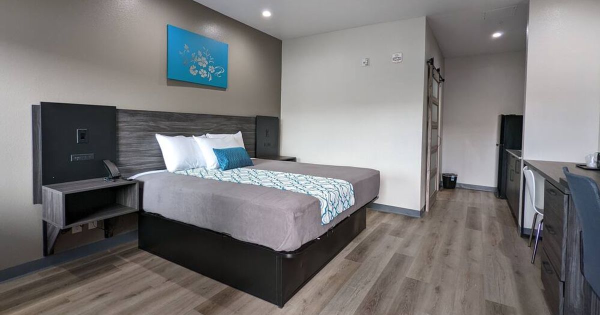 Crystal Inn Jacinto City from $90. Houston Hotel Deals & Reviews - KAYAK