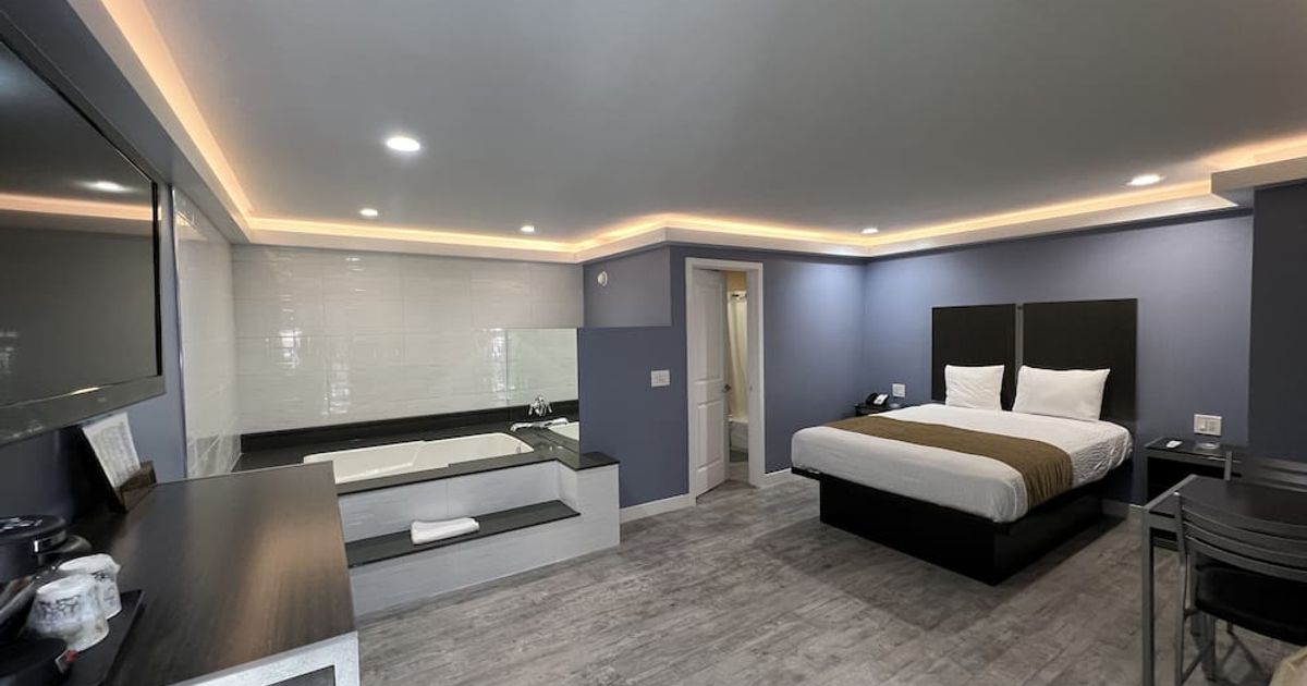 Deluxe Inn Hawthorne/ Lax $131. Hawthorne Hotel Deals & Reviews - KAYAK