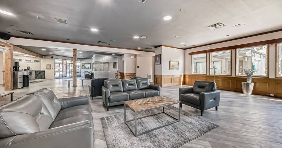 Invermere Inn & Suites from $105. Invermere Hotel Deals & Reviews - KAYAK