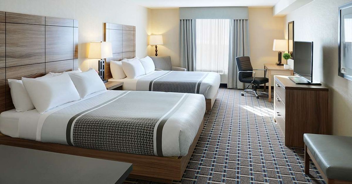 Pomeroy Inn and Suites Vermilion desde $99 ($̶1̶2̶5̶). Vermilion ...