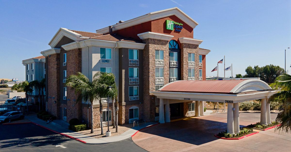 Holiday Inn Express & Suites Fresno South By IHG from $94. Fresno Hotel ...