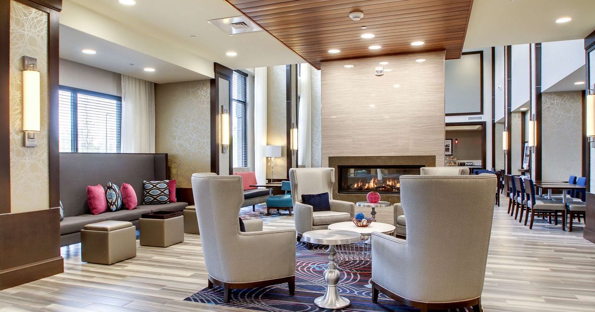 Hampton Inn & Suites Greenville Airport vanaf € 87. Greenville Hotels ...