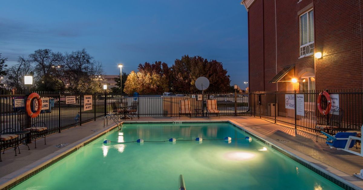 Holiday Inn Express & Suites Dallas-North Tollway (N Plano) RM 400 ...