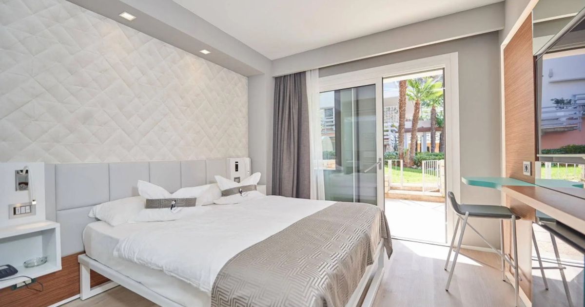 Hotel Castello Lake Front from $186. Malcesine Hotel Deals & Reviews ...