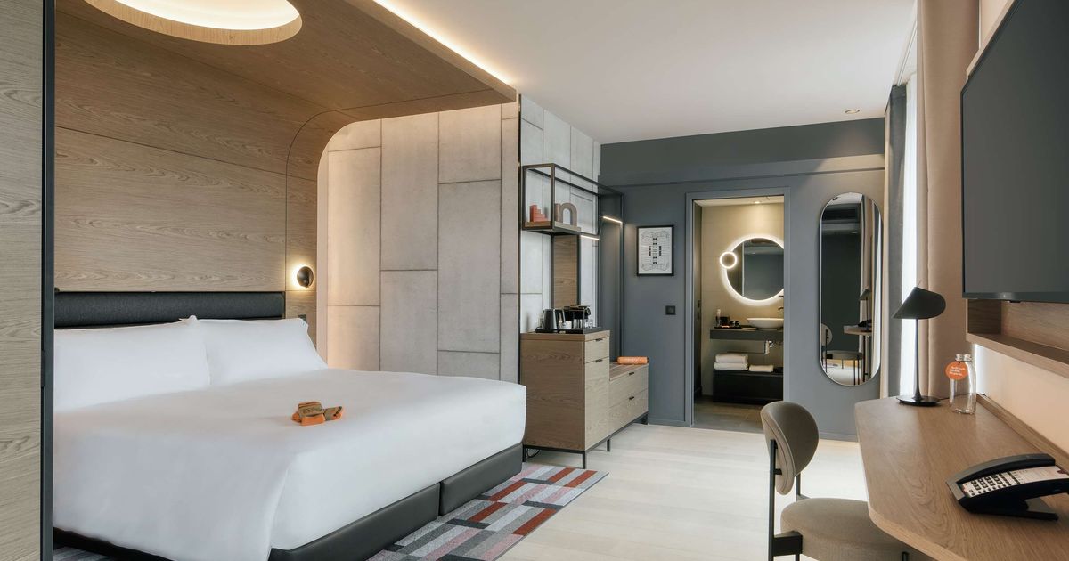 Canopy by Hilton Paris Eiffel Tower from $270. Paris Hotel Deals ...