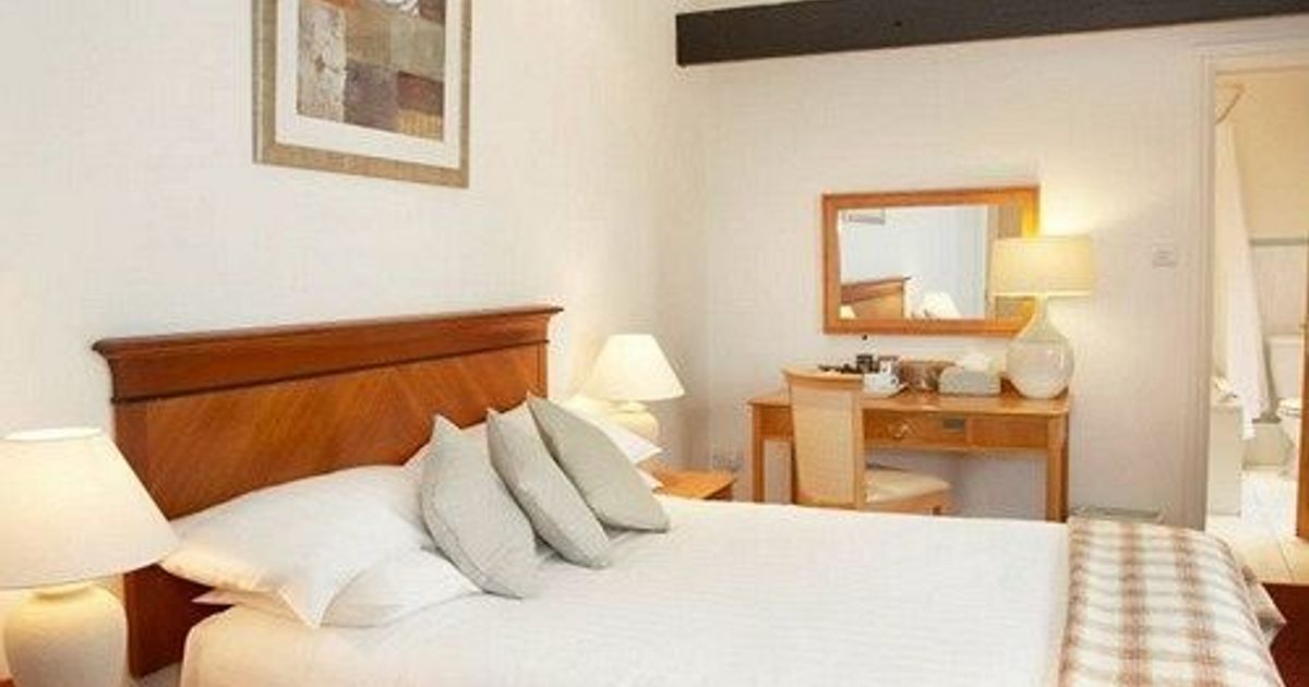 The Red Lion £91. Swindon Hotel Deals & Reviews - KAYAK